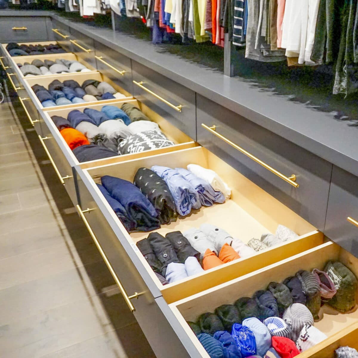 How to Fold Your Clothes - Horderly